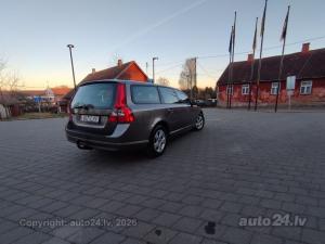 Pelēks Volvo V70 2008 Paide, ar dzinēja tilpumu 2.40 L un nobraukumu 428 tūkst. km par 4950 €, foto 3 vietnē AUTOMOTO.COM.LV