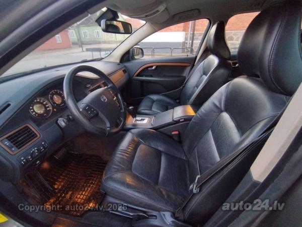 Pelēks Volvo V70 2008 Paide, ar dzinēja tilpumu 2.40 L un nobraukumu 428 tūkst. km par 4950 €, foto 7 vietnē AUTOMOTO.COM.LV