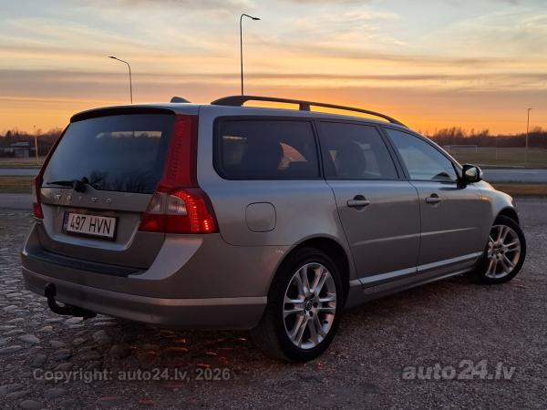 Grey Volvo V70 2008 in Tartu, with an engine capacity of 2.40 L and mileage of 430 thousand km for 4590 €, photo 3 on AUTOMOTO.COM.LV