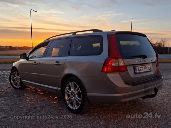 Grey Volvo V70 2008 in Tartu, with an engine capacity of 2.40 L and mileage of 430 thousand km for 4590 €, photo 4 on AUTOMOTO.COM.LV