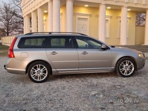 Pelēks Volvo V70 2008 Tartu, ar dzinēja tilpumu 2.40 L un nobraukumu 430 tūkst. km par 4590 €, foto 6 vietnē AUTOMOTO.COM.LV