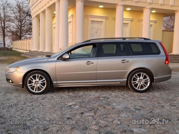 Grey Volvo V70 2008 in Tartu, with an engine capacity of 2.40 L and mileage of 430 thousand km for 4590 €, photo 6 on AUTOMOTO.COM.LV