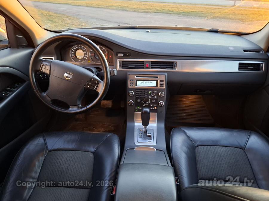 Pelēks Volvo V70 2008 Tartu, ar dzinēja tilpumu 2.40 L un nobraukumu 430 tūkst. km par 4590 €, foto 14 vietnē AUTOMOTO.COM.LV