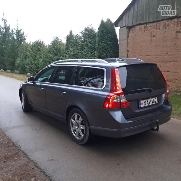 Pelēks Volvo V70 2008 Viļņa, ar dzinēja tilpumu 2.40 L un nobraukumu 300 tūkst. km par 3800 €, foto 3 vietnē AUTOMOTO.COM.LV