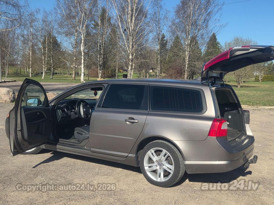 Серый Вольво В70 2008 в Пайде, объемом двигателя 2.40 л и пробегом 286 тыс. км за 5800 €, фото 4 на AUTOMOTO.COM.LV
