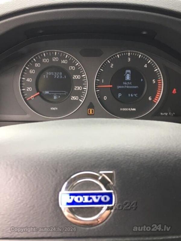 Grey Volvo V70 2008 in Tartu, with an engine capacity of 2.40 L and mileage of 305 thousand km for 4990 €, photo 5 on AUTOMOTO.COM.LV