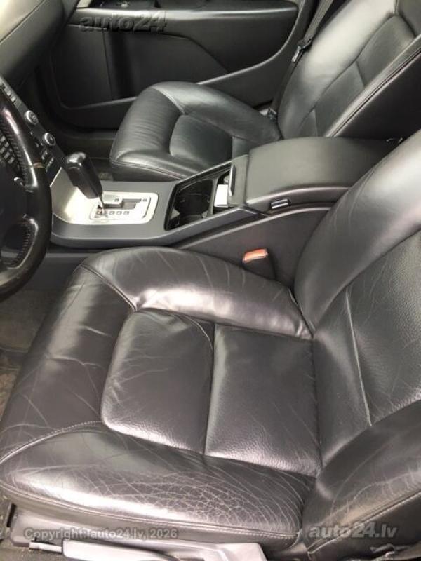 Grey Volvo V70 2008 in Tartu, with an engine capacity of 2.40 L and mileage of 305 thousand km for 4990 €, photo 7 on AUTOMOTO.COM.LV