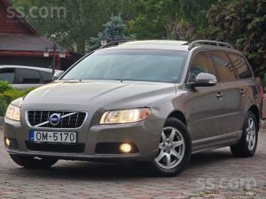 Pelēks Volvo V70 2008 Rīga, ar dzinēja tilpumu 2.40 L un nobraukumu 330 tūkst. km par 4850 €, foto  vietnē AUTOMOTO.COM.LV