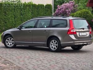 Pelēks Volvo V70 2008 Rīga, ar dzinēja tilpumu 2.40 L un nobraukumu 330 tūkst. km par 4850 €, foto 4 vietnē AUTOMOTO.COM.LV