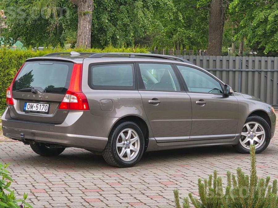 Pelēks Volvo V70 2008 Rīga, ar dzinēja tilpumu 2.40 L un nobraukumu 330 tūkst. km par 4850 €, foto 6 vietnē AUTOMOTO.COM.LV