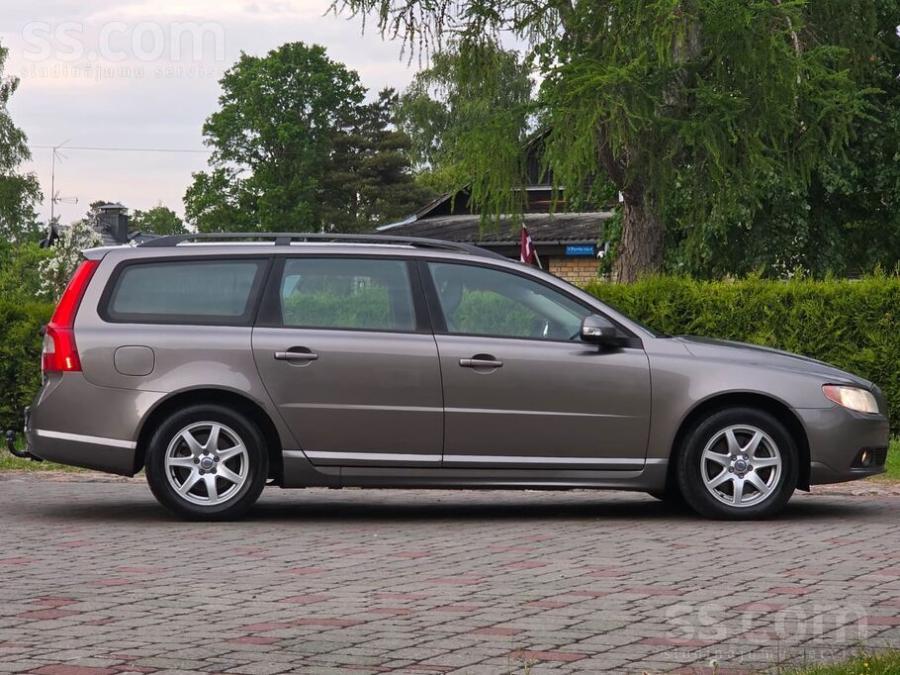 Pelēks Volvo V70 2008 Rīga, ar dzinēja tilpumu 2.40 L un nobraukumu 330 tūkst. km par 4850 €, foto 7 vietnē AUTOMOTO.COM.LV