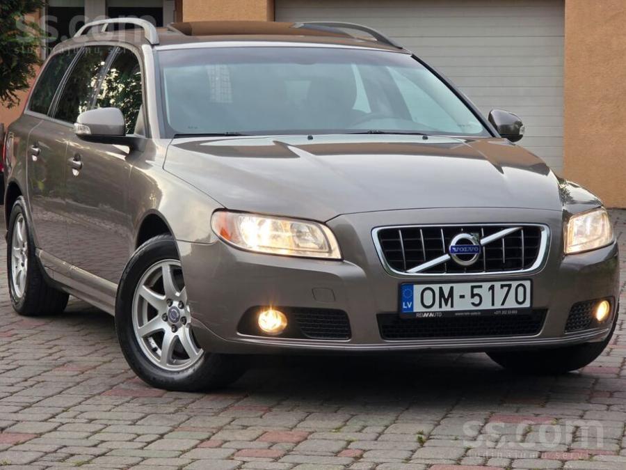 Pelēks Volvo V70 2008 Rīga, ar dzinēja tilpumu 2.40 L un nobraukumu 330 tūkst. km par 4850 €, foto 8 vietnē AUTOMOTO.COM.LV