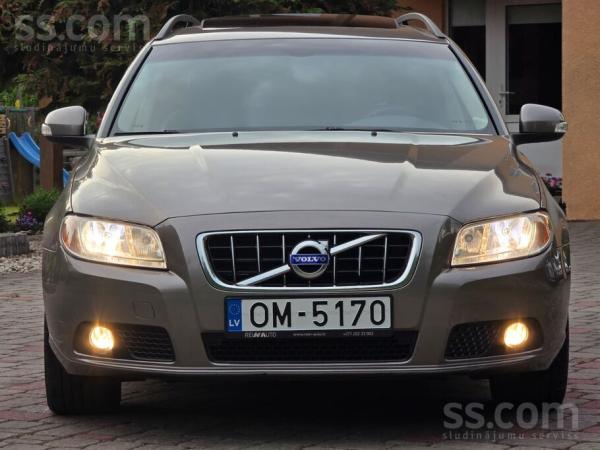 Серый Вольво В70 2008 в Рига, объемом двигателя 2.40 л и пробегом 330 тыс. км за 4850 €, фото 8 на AUTOMOTO.COM.LV