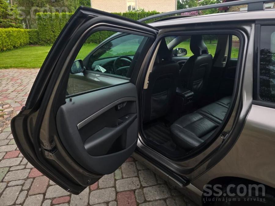 Pelēks Volvo V70 2008 Rīga, ar dzinēja tilpumu 2.40 L un nobraukumu 330 tūkst. km par 4850 €, foto 20 vietnē AUTOMOTO.COM.LV