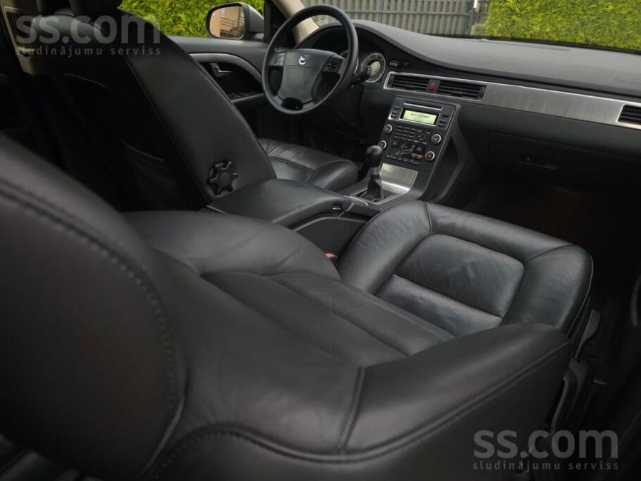 Pelēks Volvo V70 2008 Rīga, ar dzinēja tilpumu 2.40 L un nobraukumu 330 tūkst. km par 4850 €, foto 24 vietnē AUTOMOTO.COM.LV