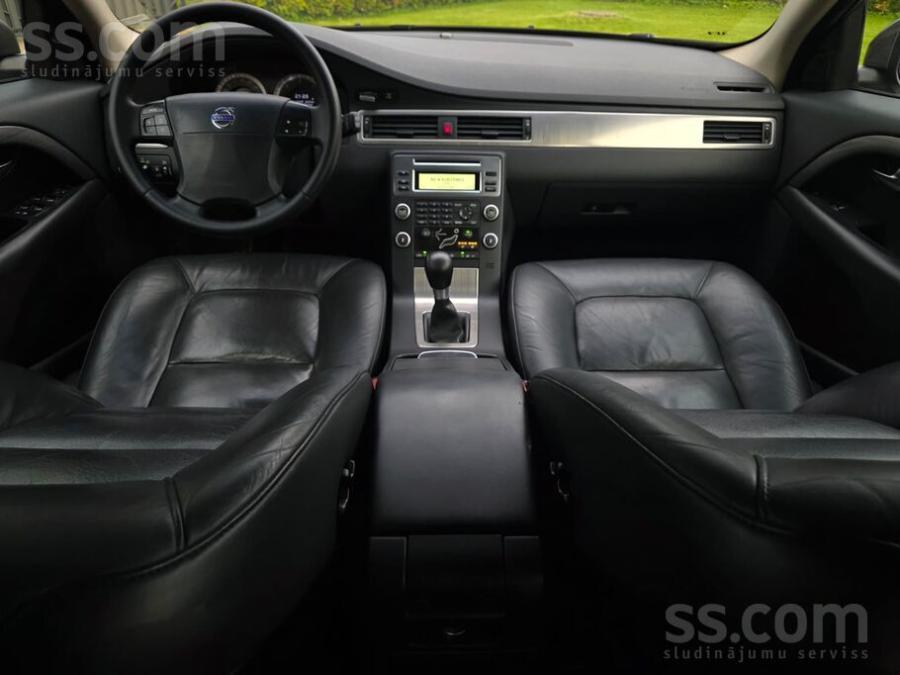 Pelēks Volvo V70 2008 Rīga, ar dzinēja tilpumu 2.40 L un nobraukumu 330 tūkst. km par 4850 €, foto 25 vietnē AUTOMOTO.COM.LV