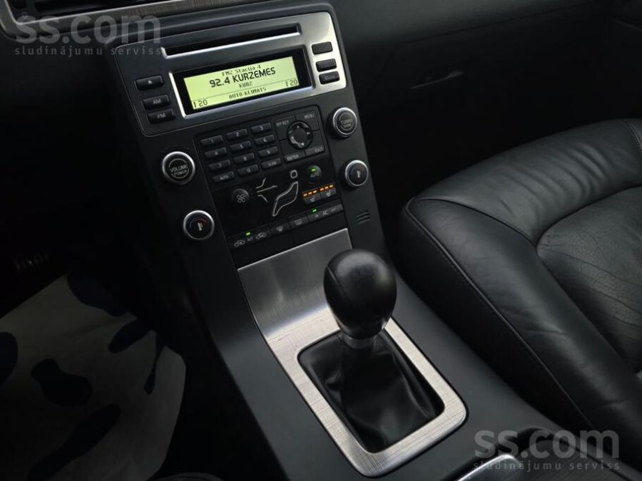 Pelēks Volvo V70 2008 Rīga, ar dzinēja tilpumu 2.40 L un nobraukumu 330 tūkst. km par 4850 €, foto 29 vietnē AUTOMOTO.COM.LV