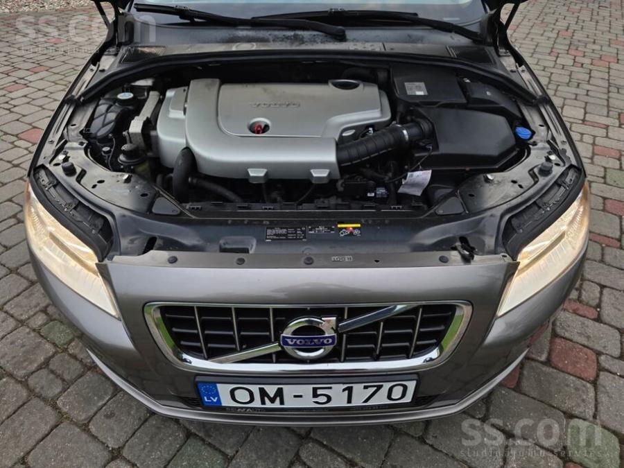 Pelēks Volvo V70 2008 Rīga, ar dzinēja tilpumu 2.40 L un nobraukumu 330 tūkst. km par 4850 €, foto 31 vietnē AUTOMOTO.COM.LV