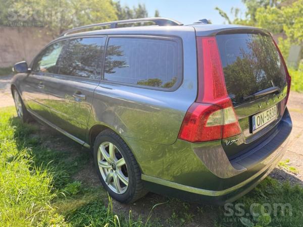 Pelēks Volvo V70 2008 Rīga, ar dzinēja tilpumu 2.40 L un nobraukumu 297 tūkst. km par 3000 €, foto 7 vietnē AUTOMOTO.COM.LV