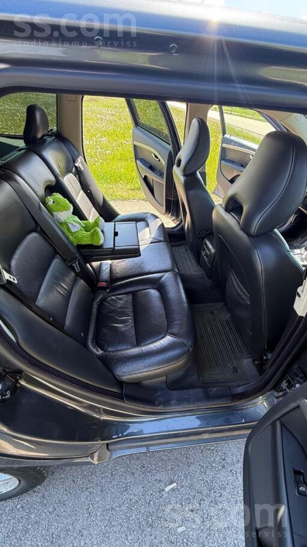 Pelēks Volvo V70 2008 Rīga, ar dzinēja tilpumu 2.40 L un nobraukumu 297 tūkst. km par 3000 €, foto 8 vietnē AUTOMOTO.COM.LV
