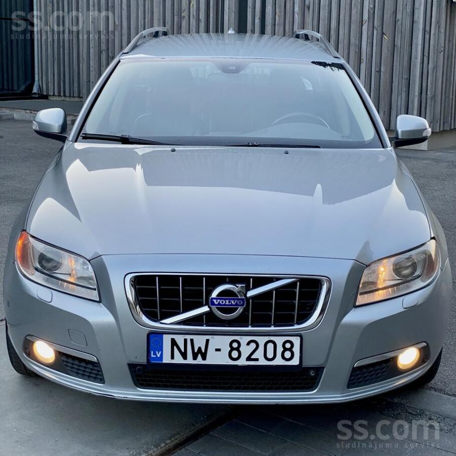Pelēks Volvo V70 2008 Jelgava, ar dzinēja tilpumu 2.40 L un nobraukumu 353 tūkst. km par 4350 €, foto 3 vietnē AUTOMOTO.COM.LV