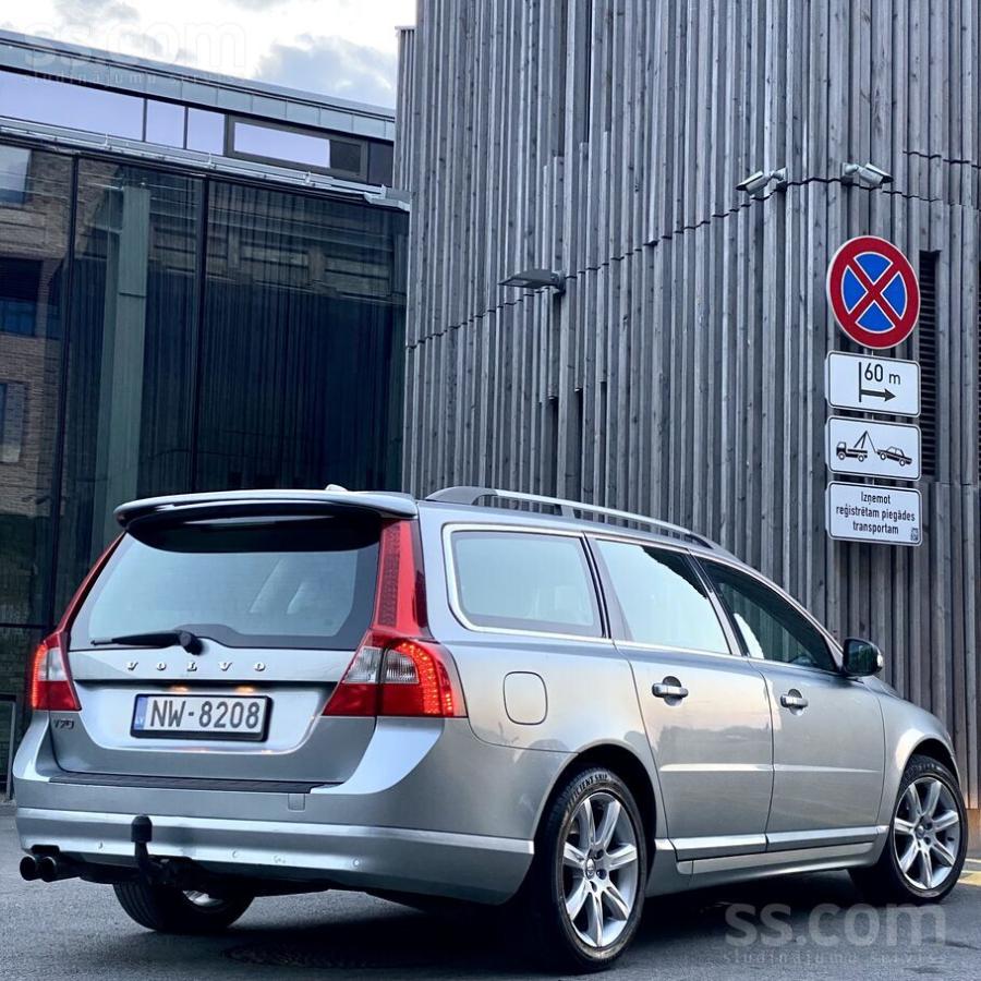 Pelēks Volvo V70 2008 Jelgava, ar dzinēja tilpumu 2.40 L un nobraukumu 353 tūkst. km par 4350 €, foto 4 vietnē AUTOMOTO.COM.LV