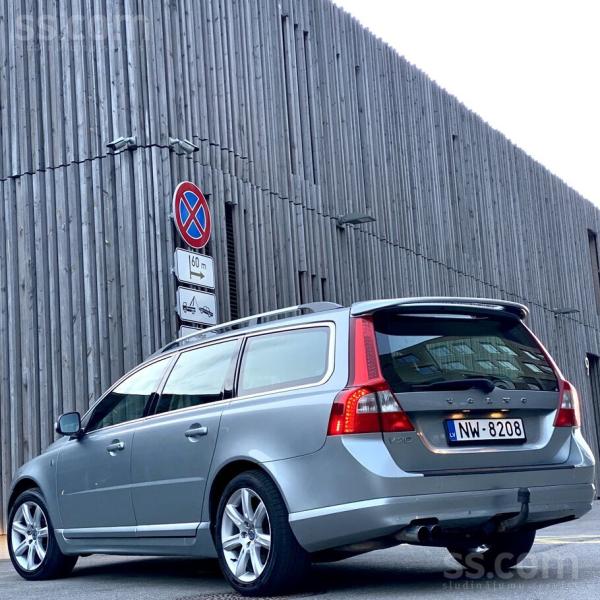 Grey Volvo V70 2008 in Jelgava, with an engine capacity of 2.40 L and mileage of 353 thousand km for 4350 €, photo 6 on AUTOMOTO.COM.LV