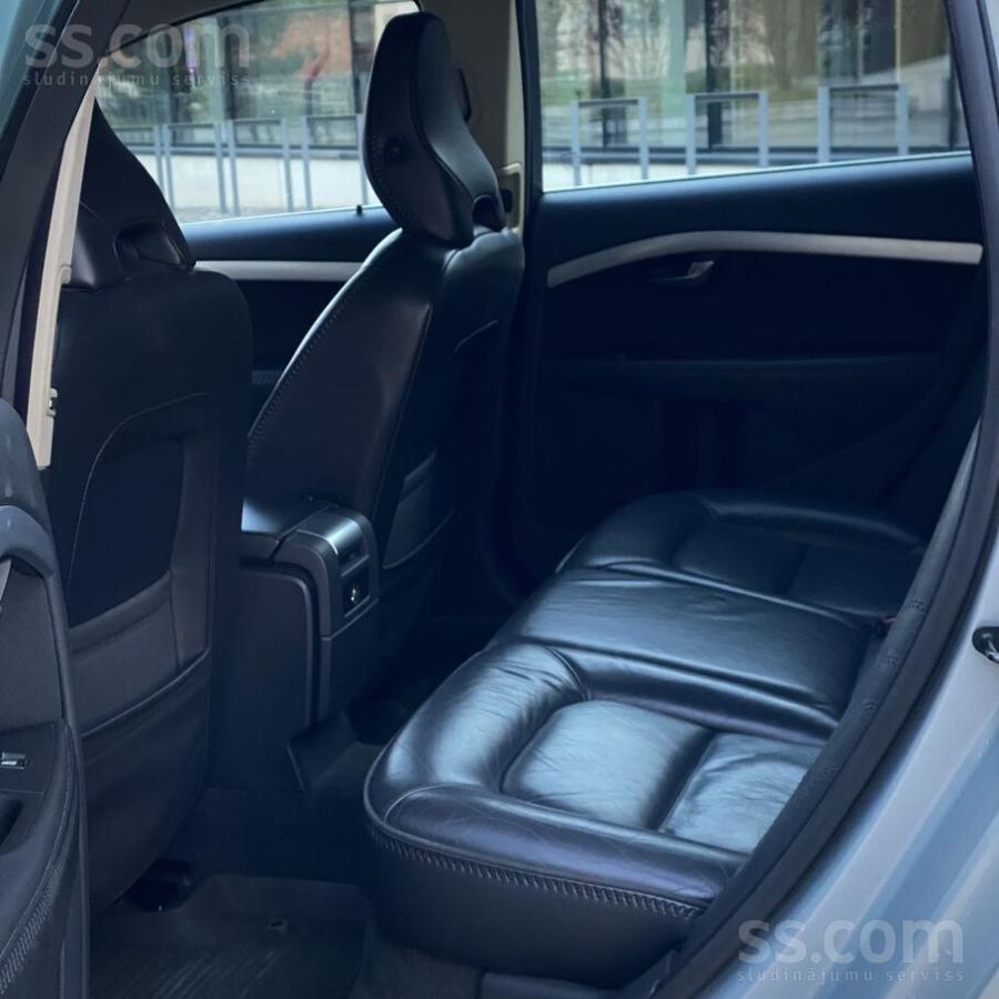 Pelēks Volvo V70 2008 Jelgava, ar dzinēja tilpumu 2.40 L un nobraukumu 353 tūkst. km par 4350 €, foto 17 vietnē AUTOMOTO.COM.LV