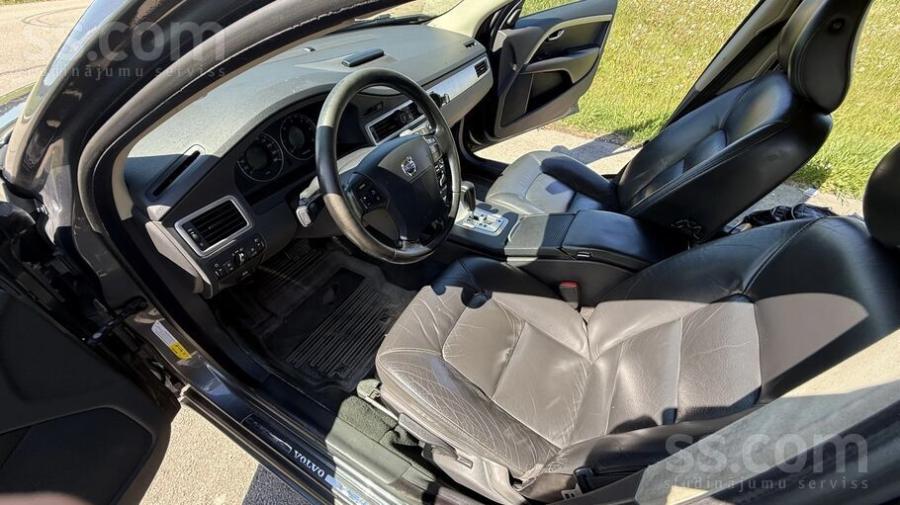Grey Volvo V70 2008 in Riga, with an engine capacity of 2.40 L and mileage of 297 thousand km for 3000 €, photo 9 on AUTOMOTO.COM.LV