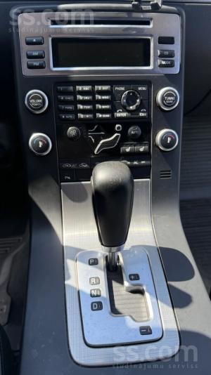 Grey Volvo V70 2008 in Riga, with an engine capacity of 2.40 L and mileage of 297 thousand km for 3000 €, photo 13 on AUTOMOTO.COM.LV