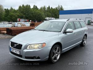 Pelēks Volvo V70 2008 Rapla, ar dzinēja tilpumu 2.40 L un nobraukumu 0 tūkst. km par 3800 €, foto  vietnē AUTOMOTO.COM.LV