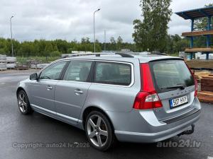 Pelēks Volvo V70 2008 Rapla, ar dzinēja tilpumu 2.40 L un nobraukumu 0 tūkst. km par 3800 €, foto 4 vietnē AUTOMOTO.COM.LV