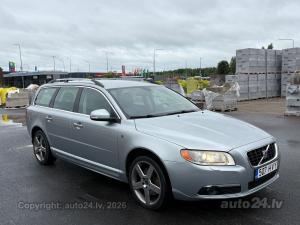 Pelēks Volvo V70 2008 Rapla, ar dzinēja tilpumu 2.40 L un nobraukumu 0 tūkst. km par 3800 €, foto 5 vietnē AUTOMOTO.COM.LV