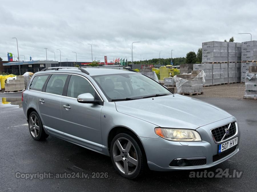Pelēks Volvo V70 2008 Rapla, ar dzinēja tilpumu 2.40 L un nobraukumu 0 tūkst. km par 3800 €, foto 5 vietnē AUTOMOTO.COM.LV