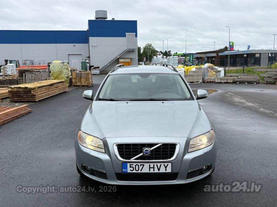 Pelēks Volvo V70 2008 Rapla, ar dzinēja tilpumu 2.40 L un nobraukumu 0 tūkst. km par 3800 €, foto 8 vietnē AUTOMOTO.COM.LV