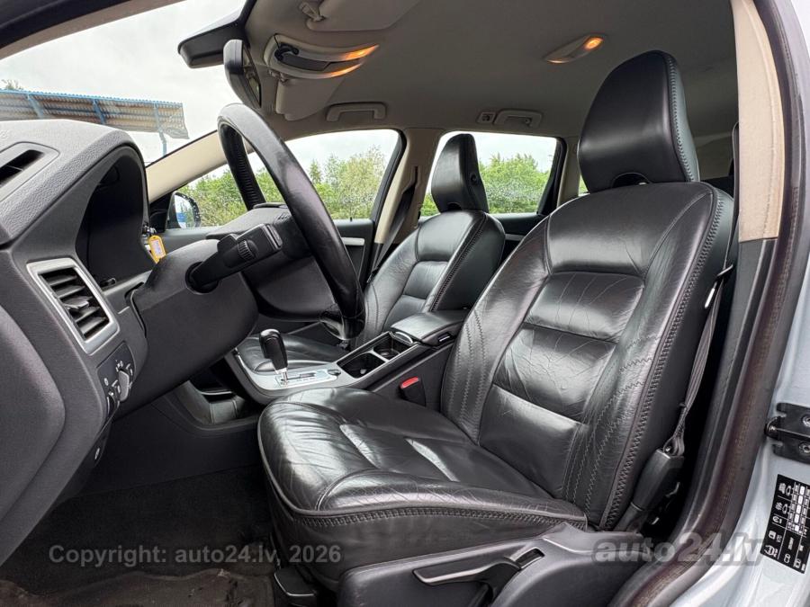 Pelēks Volvo V70 2008 Rapla, ar dzinēja tilpumu 2.40 L un nobraukumu 0 tūkst. km par 3800 €, foto 12 vietnē AUTOMOTO.COM.LV