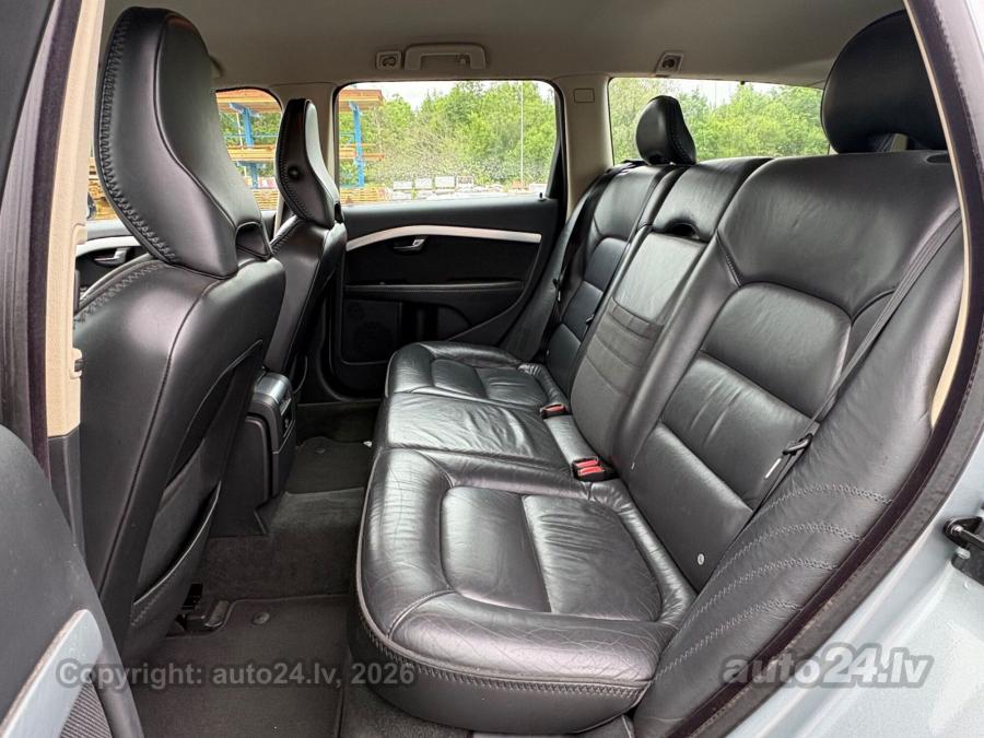 Pelēks Volvo V70 2008 Rapla, ar dzinēja tilpumu 2.40 L un nobraukumu 0 tūkst. km par 3800 €, foto 13 vietnē AUTOMOTO.COM.LV