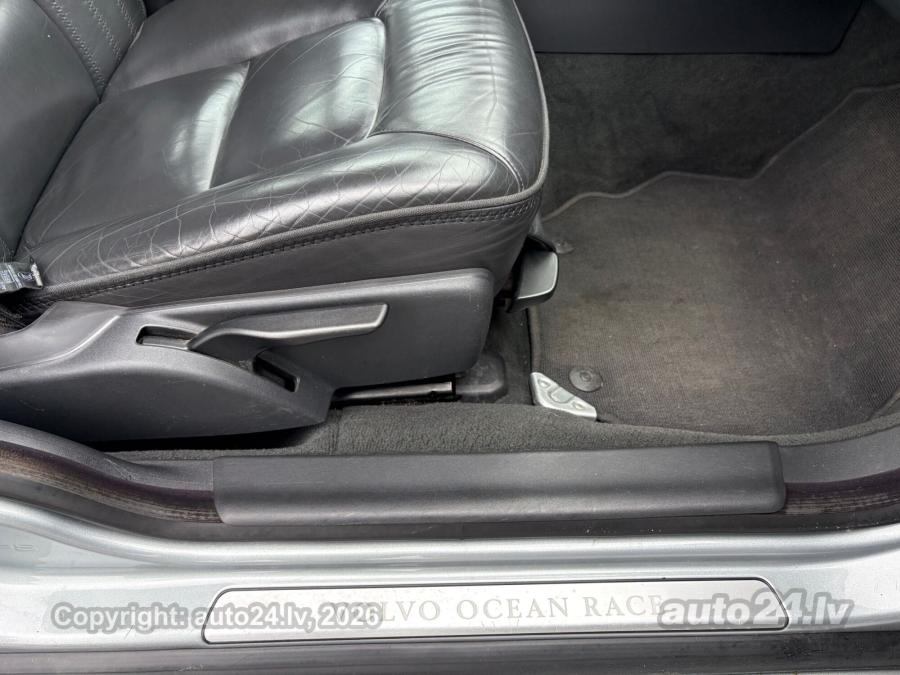 Pelēks Volvo V70 2008 Rapla, ar dzinēja tilpumu 2.40 L un nobraukumu 0 tūkst. km par 3800 €, foto 15 vietnē AUTOMOTO.COM.LV