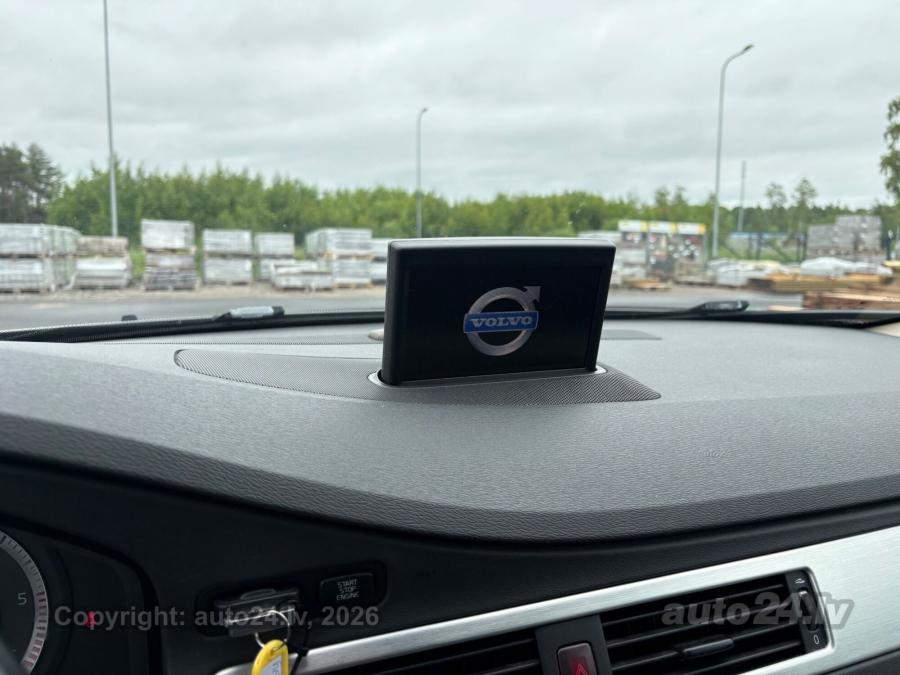 Pelēks Volvo V70 2008 Rapla, ar dzinēja tilpumu 2.40 L un nobraukumu 0 tūkst. km par 3800 €, foto 17 vietnē AUTOMOTO.COM.LV
