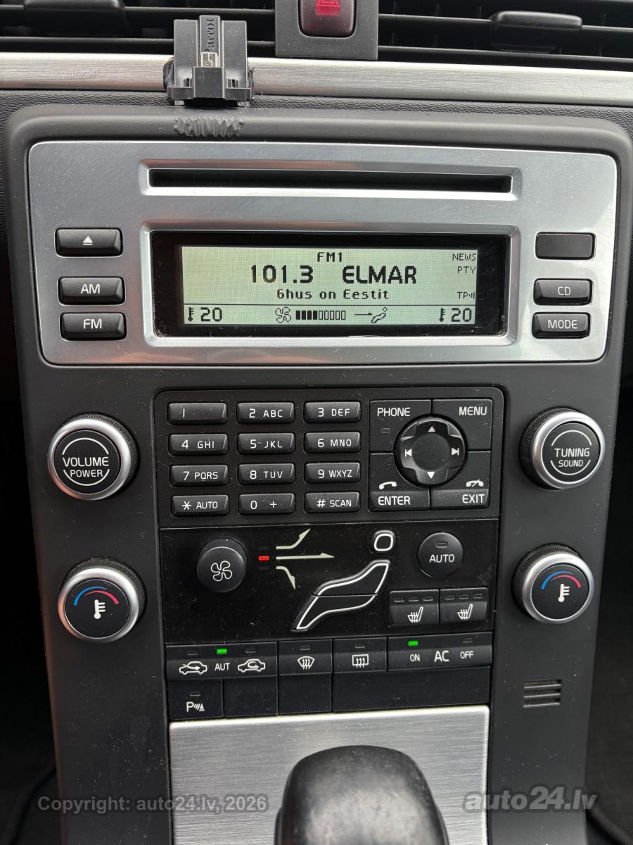 Pelēks Volvo V70 2008 Rapla, ar dzinēja tilpumu 2.40 L un nobraukumu 0 tūkst. km par 3800 €, foto 19 vietnē AUTOMOTO.COM.LV
