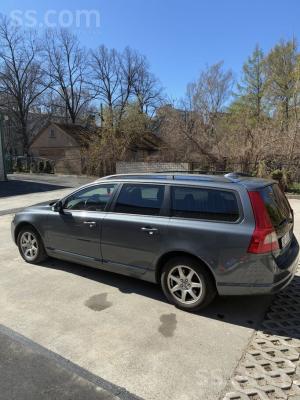 Grey Volvo V70 2008 in Riga, with an engine capacity of 2.40 L and mileage of 413 thousand km for 2600 €, photo  on AUTOMOTO.COM.LV