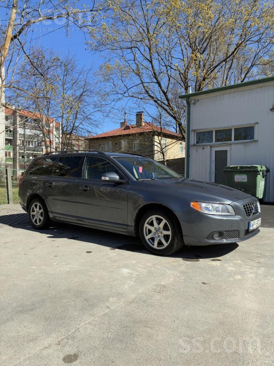 Pelēks Volvo V70 2008 Rīga, ar dzinēja tilpumu 2.40 L un nobraukumu 413 tūkst. km par 2600 €, foto 3 vietnē AUTOMOTO.COM.LV