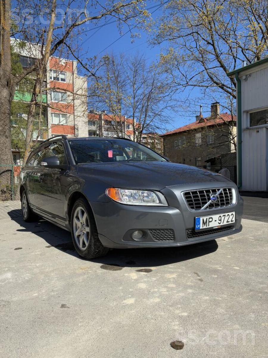 Pelēks Volvo V70 2008 Rīga, ar dzinēja tilpumu 2.40 L un nobraukumu 413 tūkst. km par 2600 €, foto 4 vietnē AUTOMOTO.COM.LV