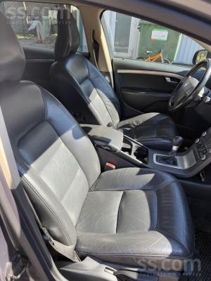 Pelēks Volvo V70 2008 Rīga, ar dzinēja tilpumu 2.40 L un nobraukumu 413 tūkst. km par 2600 €, foto 7 vietnē AUTOMOTO.COM.LV