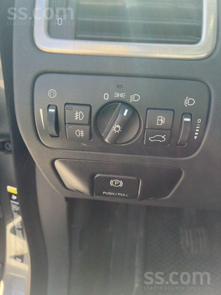 Pelēks Volvo V70 2008 Rīga, ar dzinēja tilpumu 2.40 L un nobraukumu 413 tūkst. km par 2600 €, foto 11 vietnē AUTOMOTO.COM.LV