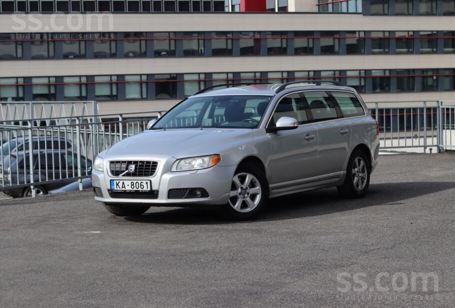Pelēks Volvo V70 2008 Rīga, ar dzinēja tilpumu 2.40 L un nobraukumu 367 tūkst. km par 1990 €, foto 4 vietnē AUTOMOTO.COM.LV