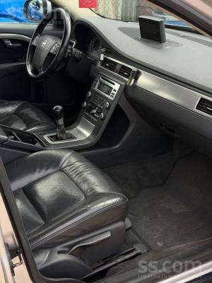 Pelēks Volvo V70 2008 Rīga, ar dzinēja tilpumu 2.40 L un nobraukumu 367 tūkst. km par 1990 €, foto 10 vietnē AUTOMOTO.COM.LV
