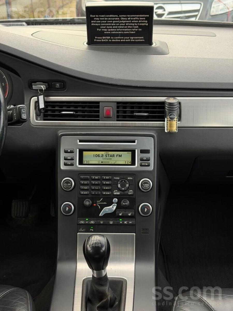 Pelēks Volvo V70 2008 Rīga, ar dzinēja tilpumu 2.40 L un nobraukumu 367 tūkst. km par 1990 €, foto 14 vietnē AUTOMOTO.COM.LV
