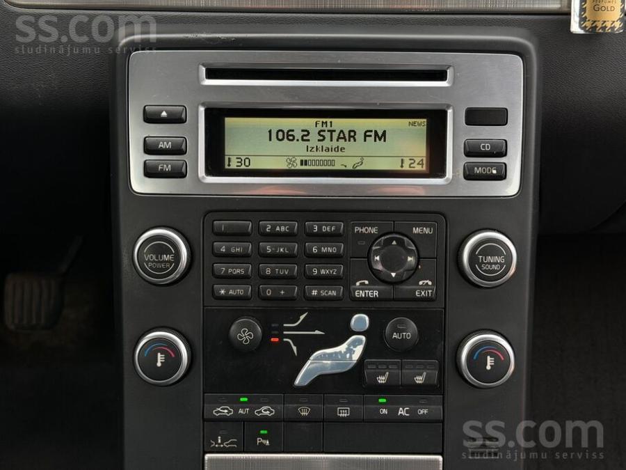 Pelēks Volvo V70 2008 Rīga, ar dzinēja tilpumu 2.40 L un nobraukumu 367 tūkst. km par 1990 €, foto 15 vietnē AUTOMOTO.COM.LV
