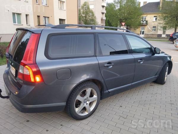 Pelēks Volvo V70 2008 Jelgava, ar dzinēja tilpumu 2.00 L un nobraukumu 327 tūkst. km par 3140 €, foto 4 vietnē AUTOMOTO.COM.LV
